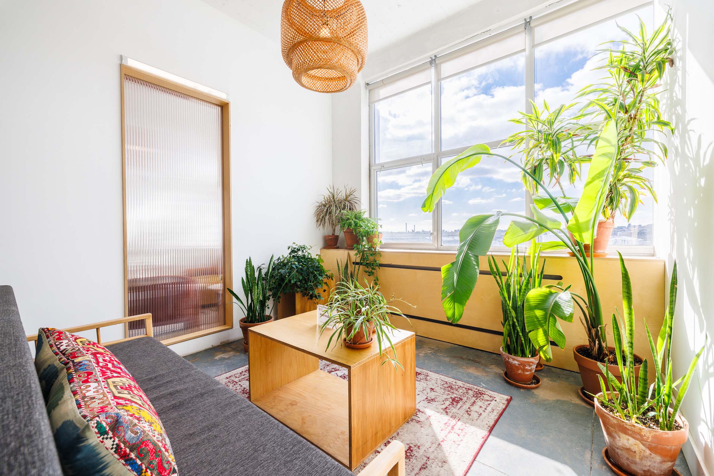 Affordable SUNLIT Artist Studios in LIC - From $950/mo! - Hunters Point ...